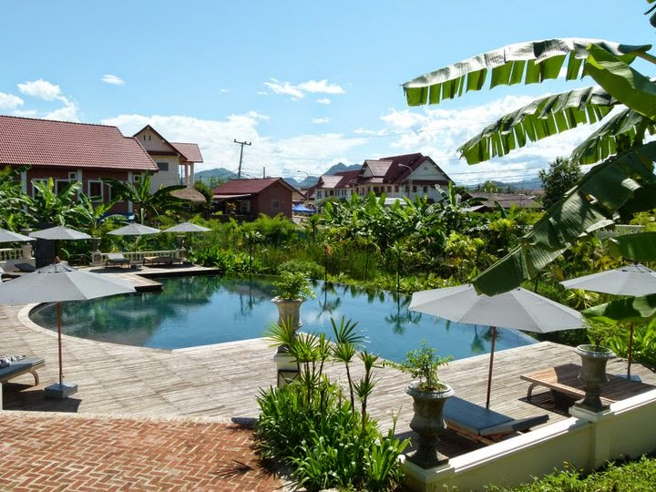 Travel - Posh Backpacking around South East Asia - Roses and Rolltops