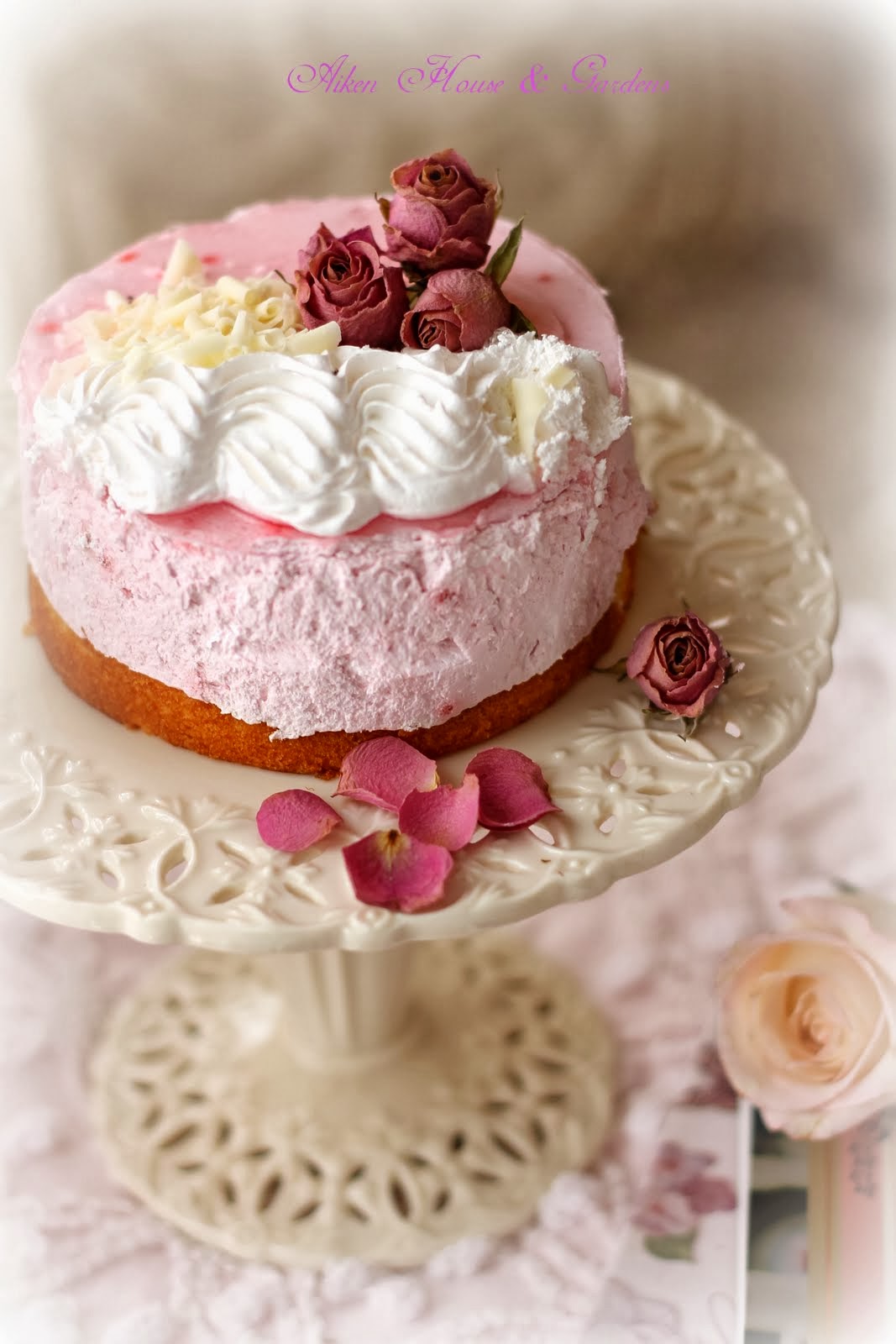 Aiken House & Gardens: Tea Cake and Roses