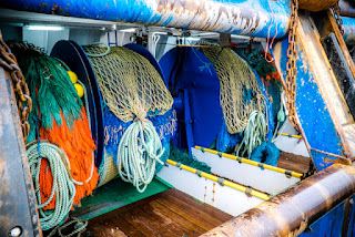 Through the Gaps! - Newlyn Fishing News: Vision IV taking on her prawn ...