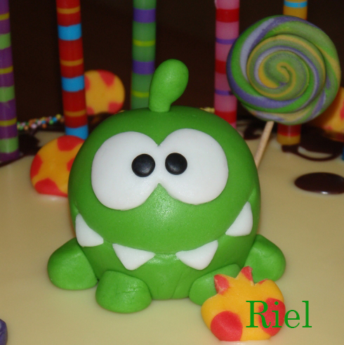 U sovičky: Torta Om Nom (Om Nom cake)