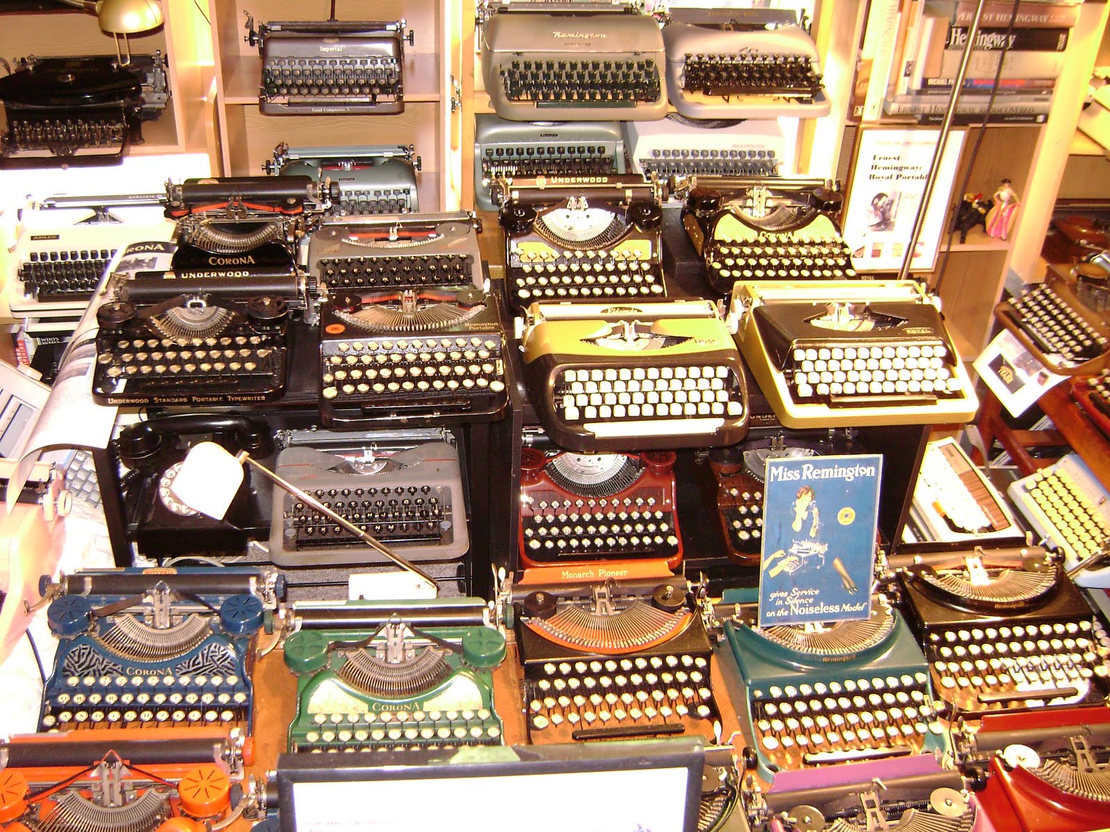 oz.Typewriter: Cloudy Red Royal Typewriters