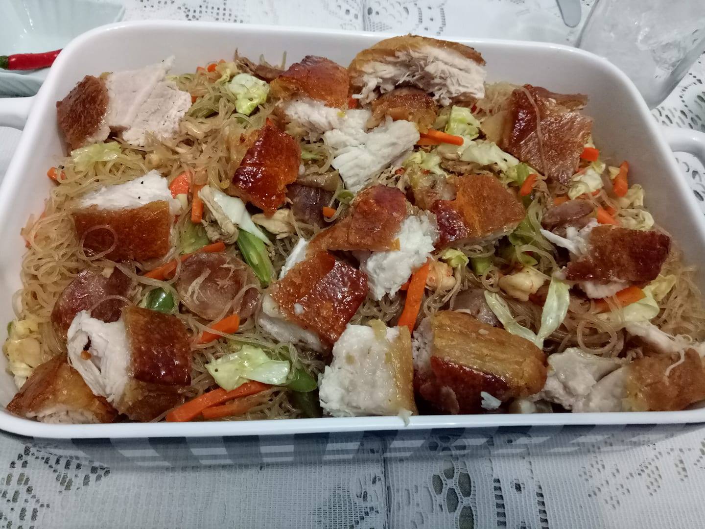 Lia's Food Journey: Bihon Con Lechon