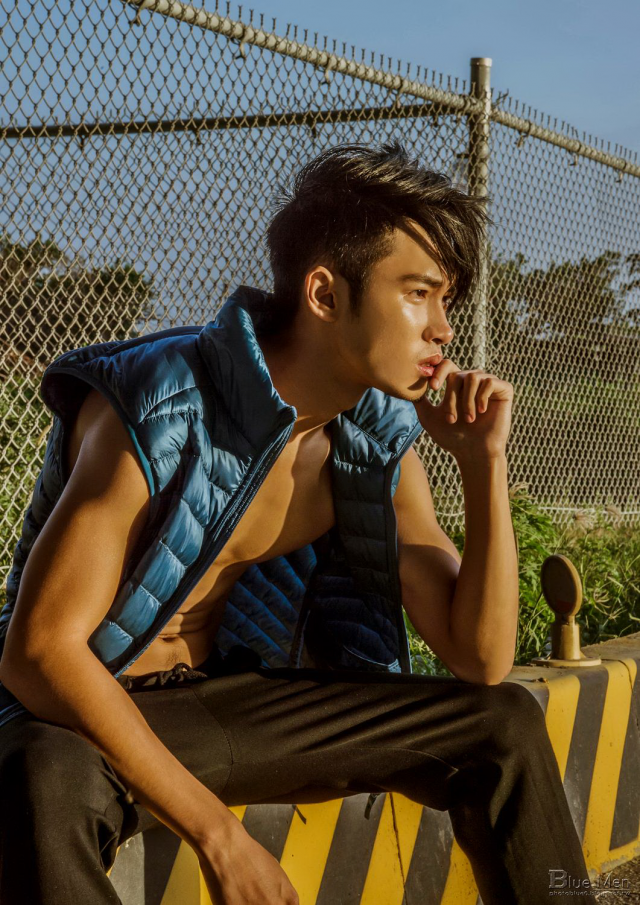 HOT MALE MODELS: Blue Man 49