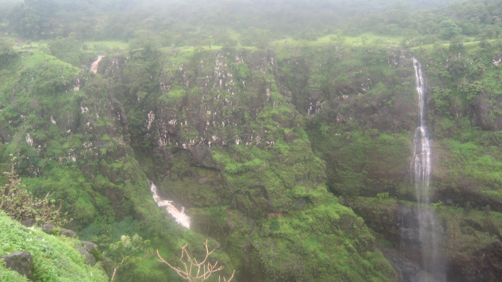 On the Edge of Sahyadris: Ahupe Ghat: A memorable walk through heaven