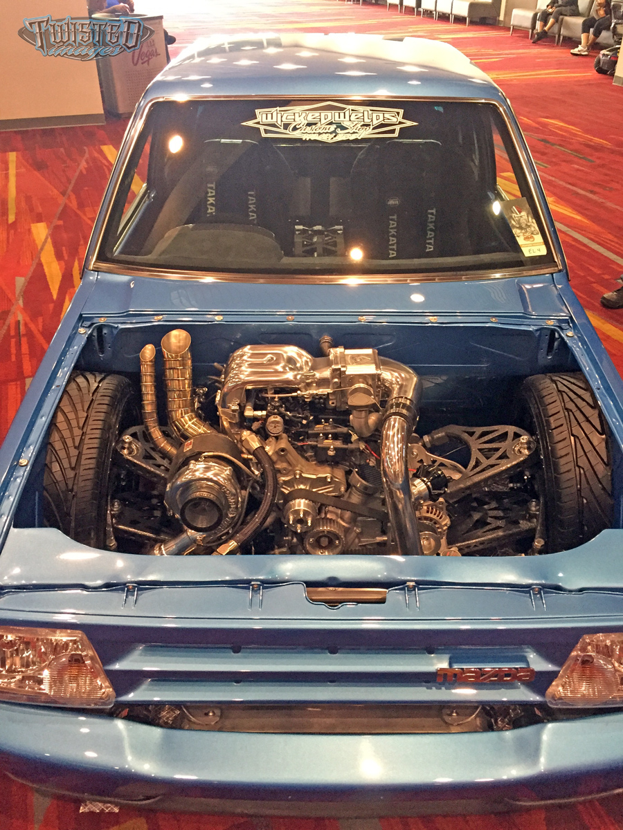 This truck was the star of the show for me. Beautiful metal work ...