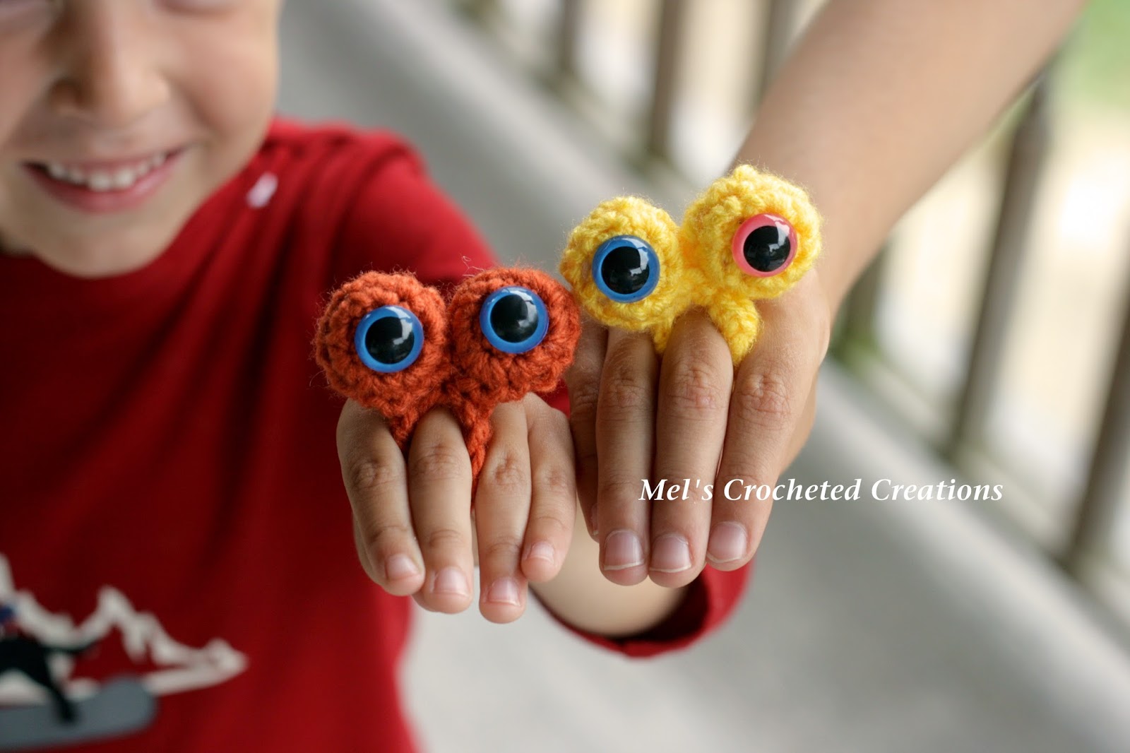 Mel's Bits & Pieces: Oogly Eyes Puppet Pal - FREE pattern