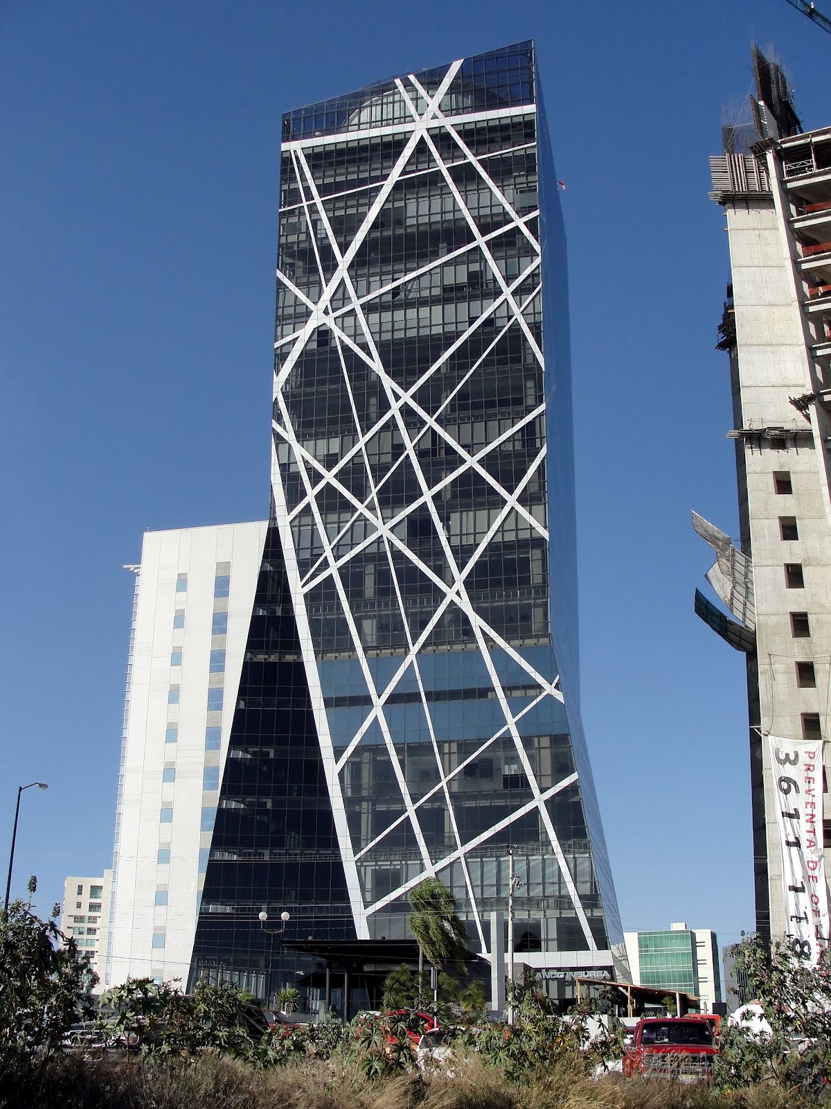 Revisiones de Guadalajara: Ficha - Paseo Royal Country 4650 - Torre ...