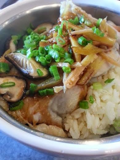 Chooyaya Secret Garden : Steam Mushroom Chicken Rice