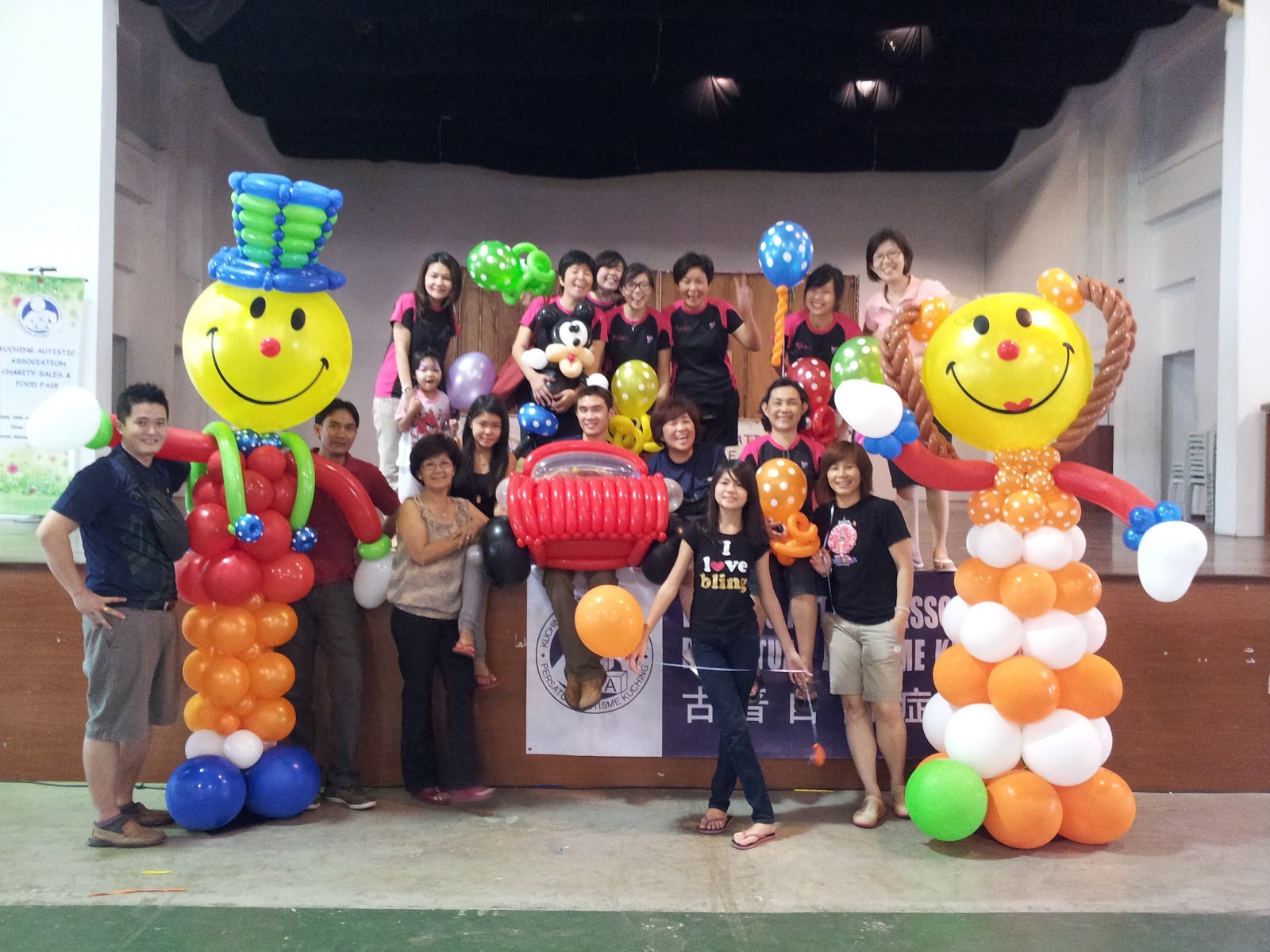 Balloon decorations for weddings, birthday parties, balloon sculptures ...