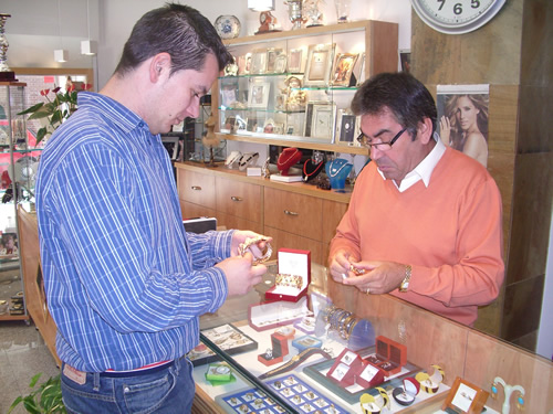 LA CLIENTELA ~ ACTUALIDAD Y NEGOCIOS