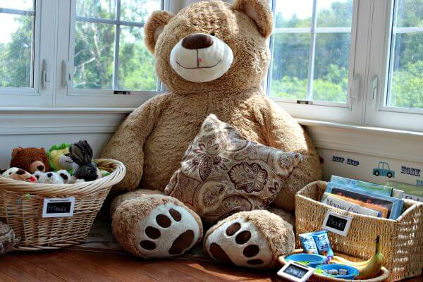 How to Create Cozy Kid's Reading Corner with Free Printable Book Art ...