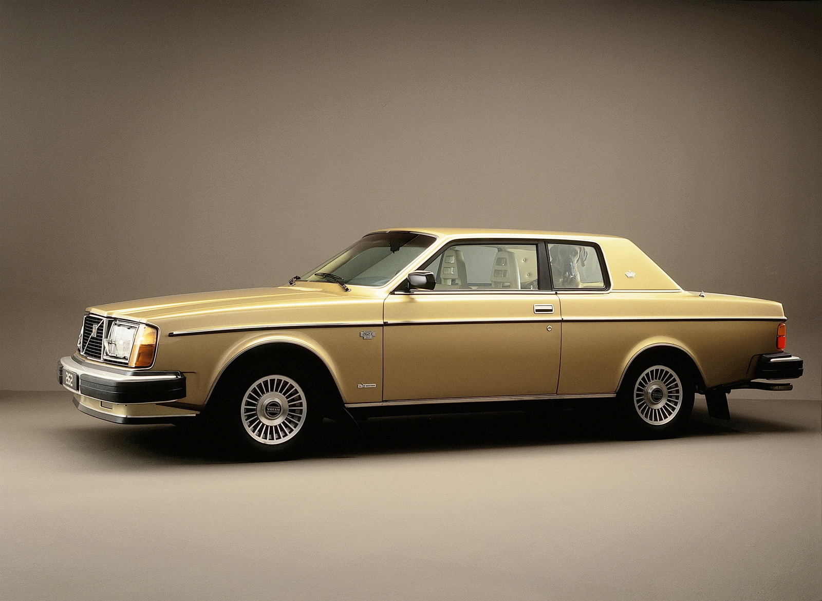 Volvo Celebrates Its 40th Anniversary, Remembers Its 262C Bertone Coupe ...