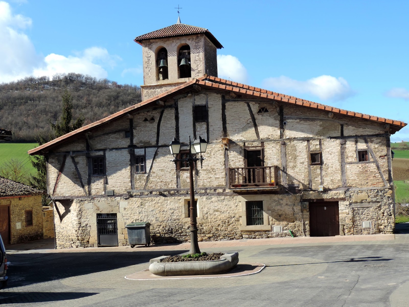 ARABAKO ERROMANIKOA * EL ROMÁNICO EN ÁLAVA: MONASTERIOGUREN, cuidando ...