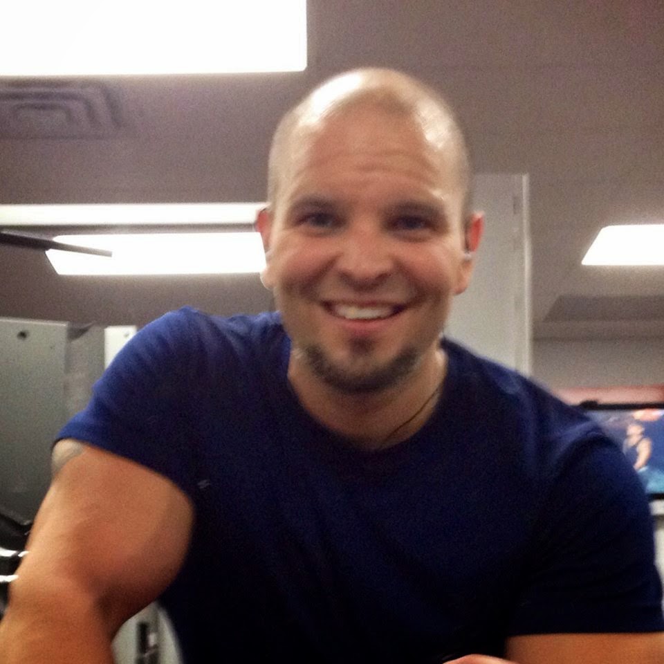 Size Happy: A Q & A With Justin Bates (aka the guy who makes me do burpees)