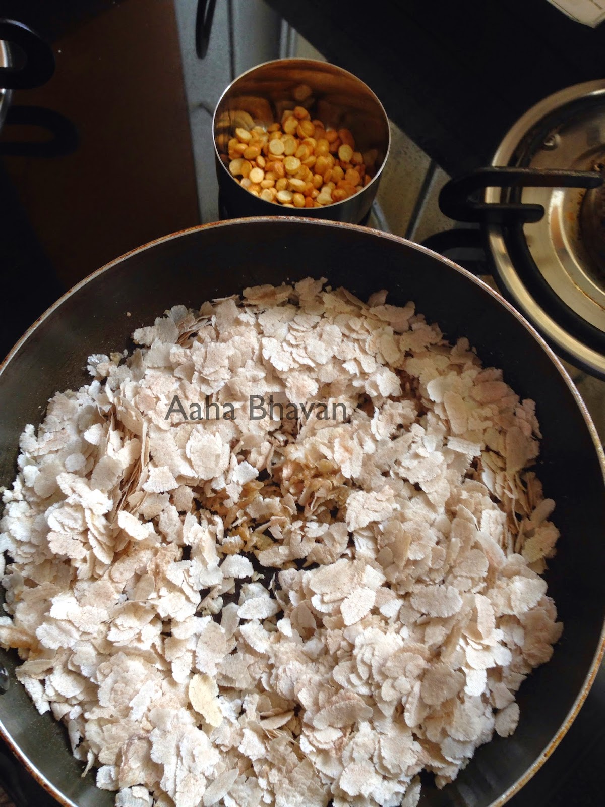 AAHA bhavan: Avil vilayichathu / sweet poha