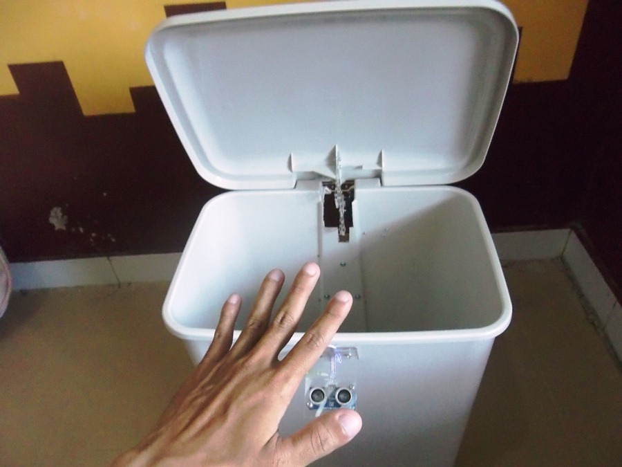 Tong Sampah Otomatis Berbasis Arduino | All 4 You...
