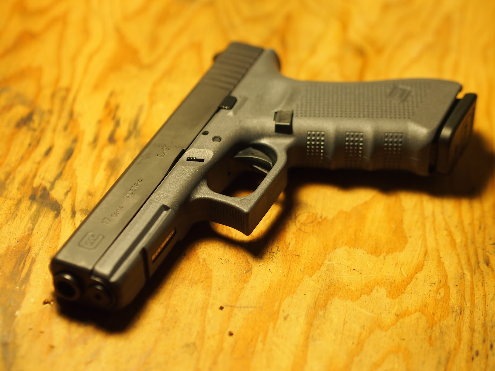 Mister Donut's Firearms Blog: Glock 17 G4 in Stealth Grey thanks to ...