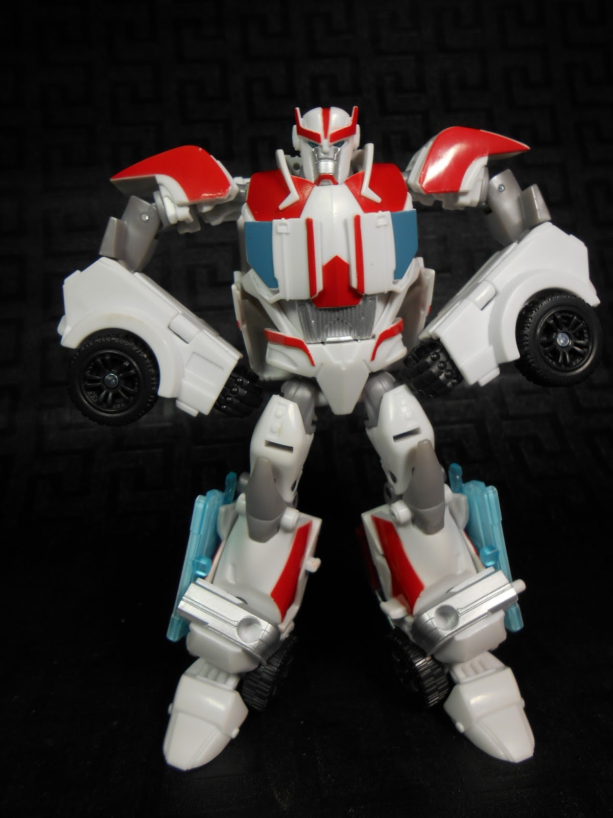 Review: Robots in Disguise Autobot Ratchet | Night's Corner