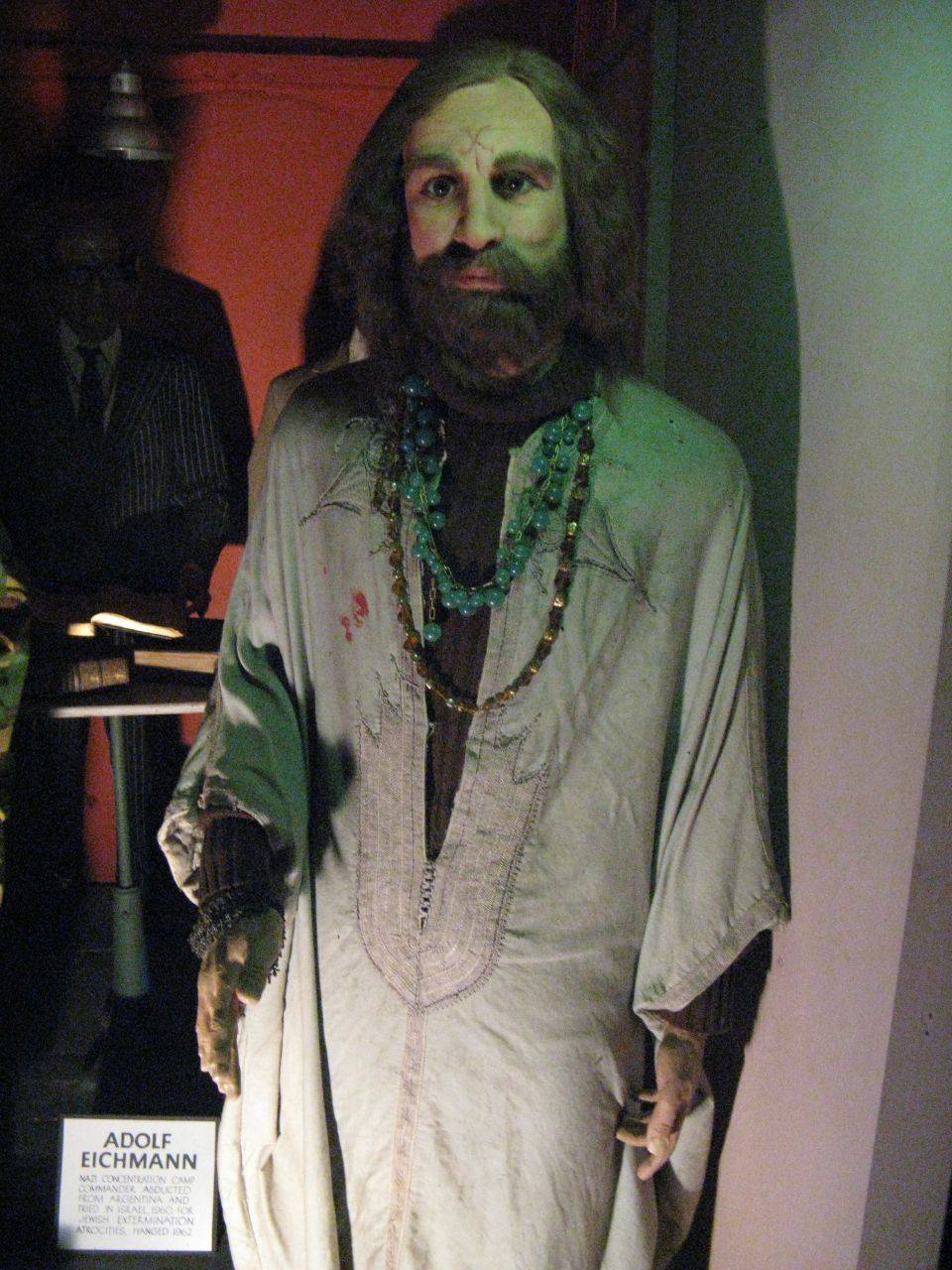 mdolla: World’s Worst Waxworks Goes to the Wall