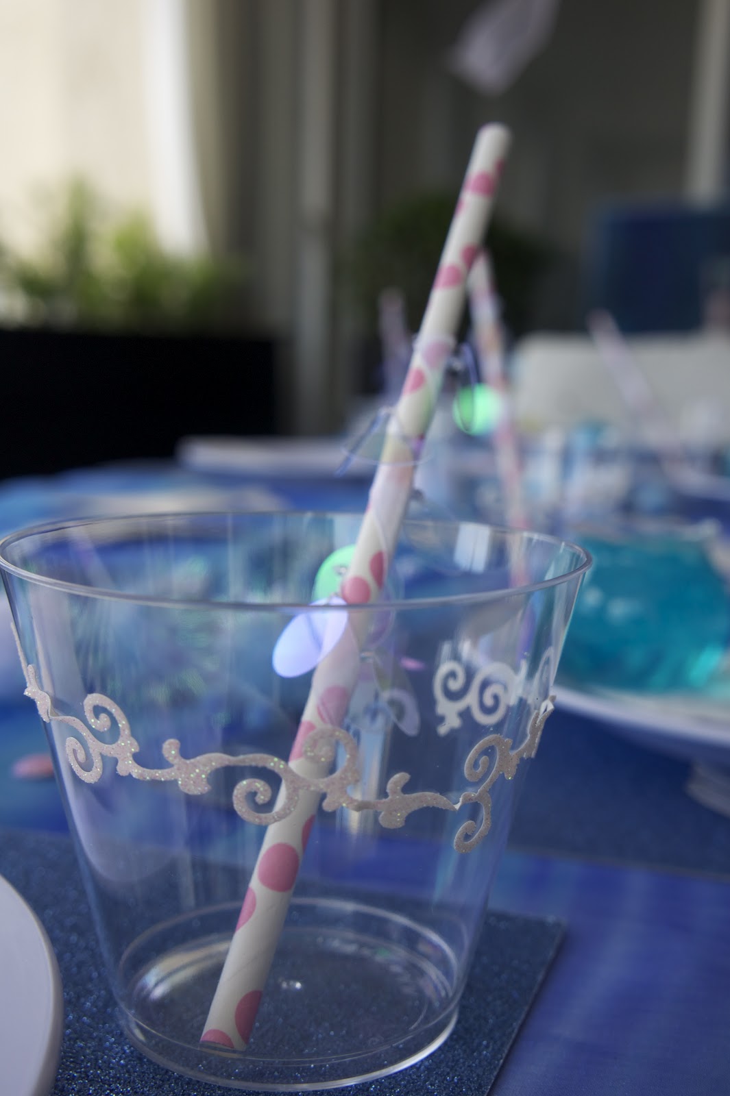 boubou: Pink dolphin party