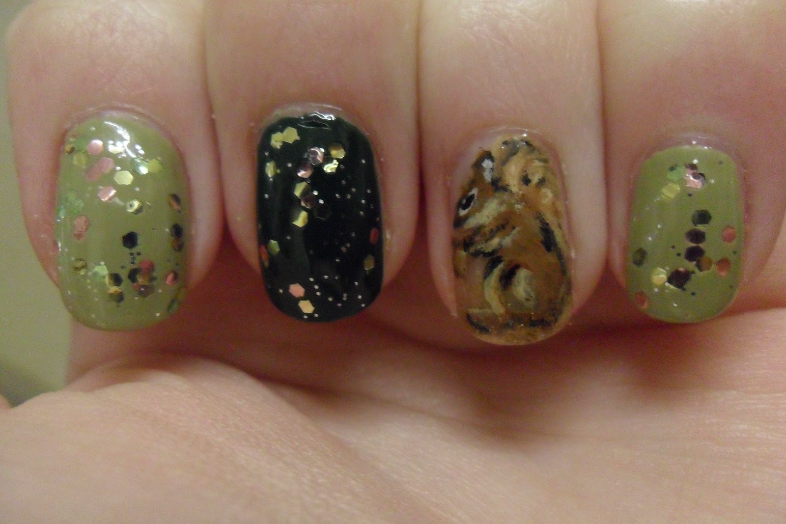 Sara Fisk; Nail Art: Squirrel & acorn nails part 1
