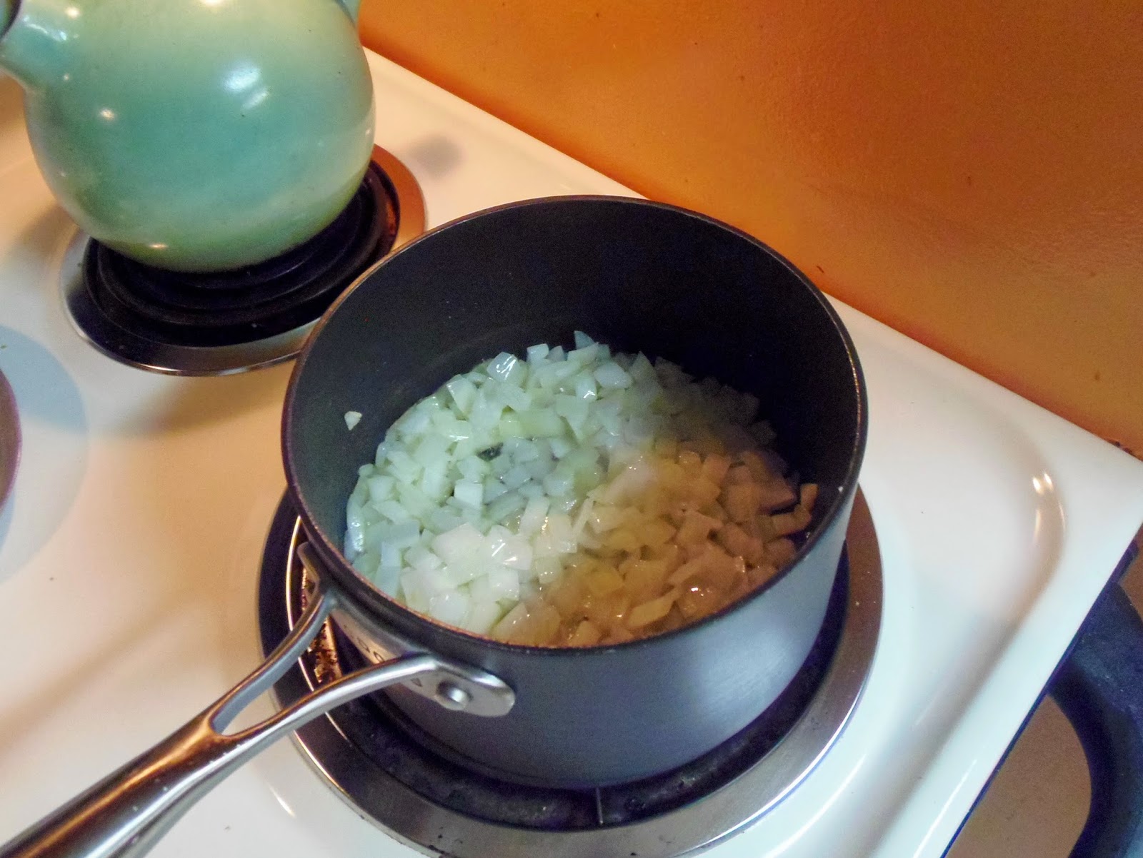 Glo's Kitchen: Black Bean & Yellow Rice Salad