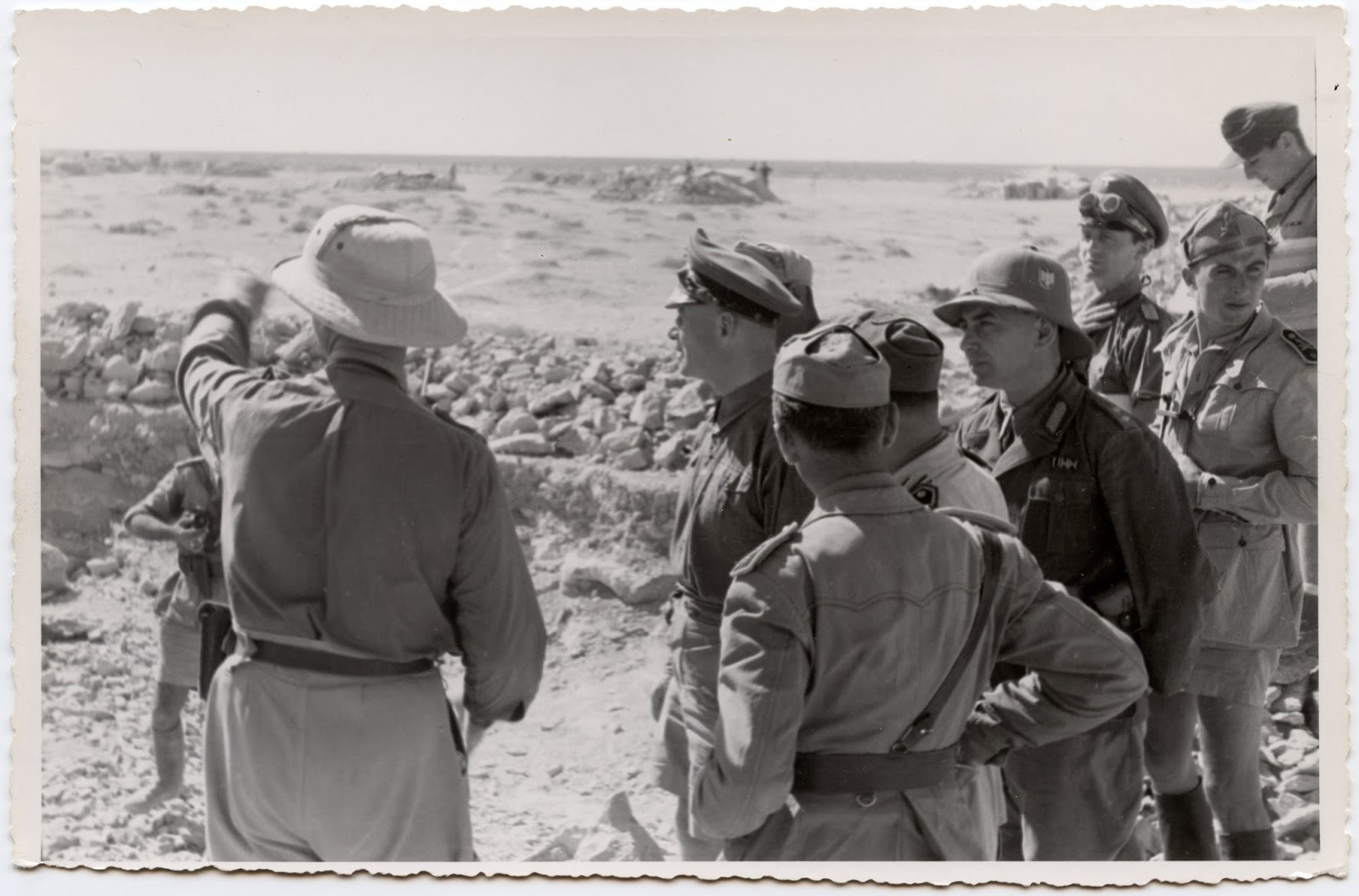 NAZI JERMAN: Foto Erwin Rommel Sebagai Panglima Afrikakorps