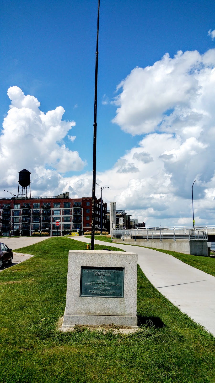 History and Culture by Bicycle: Des Moines, Iowa: Old Fort Des Moines