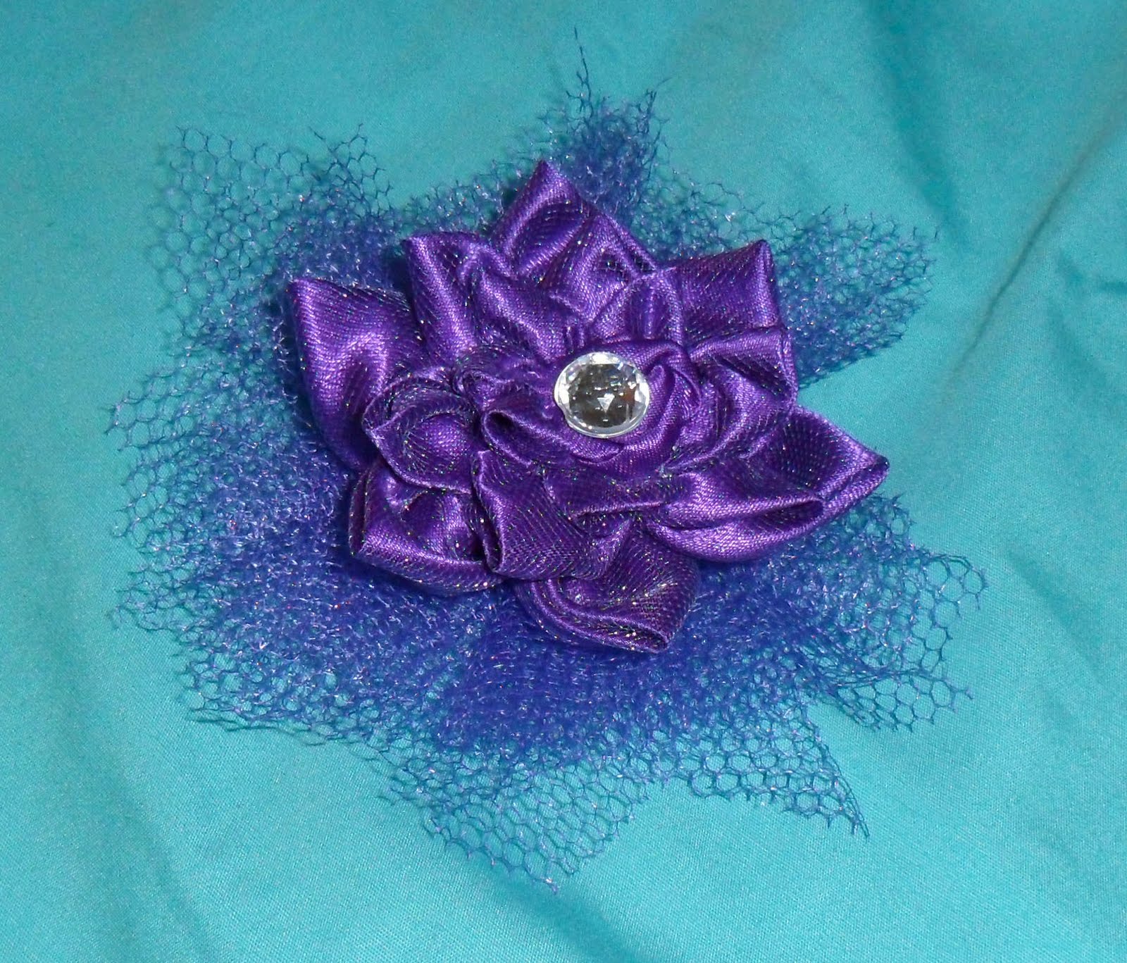 Amy's Craft Bucket: Fabric Flowers - 2 more styles ~ Tangled & Pinwheel