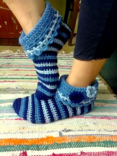 Floare de Lumina: sosete crosetate - botosei crosetati , decorati cu flori