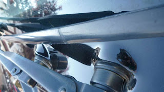 Porsche 993 C2S: Screen Rust and Bonnet Seals