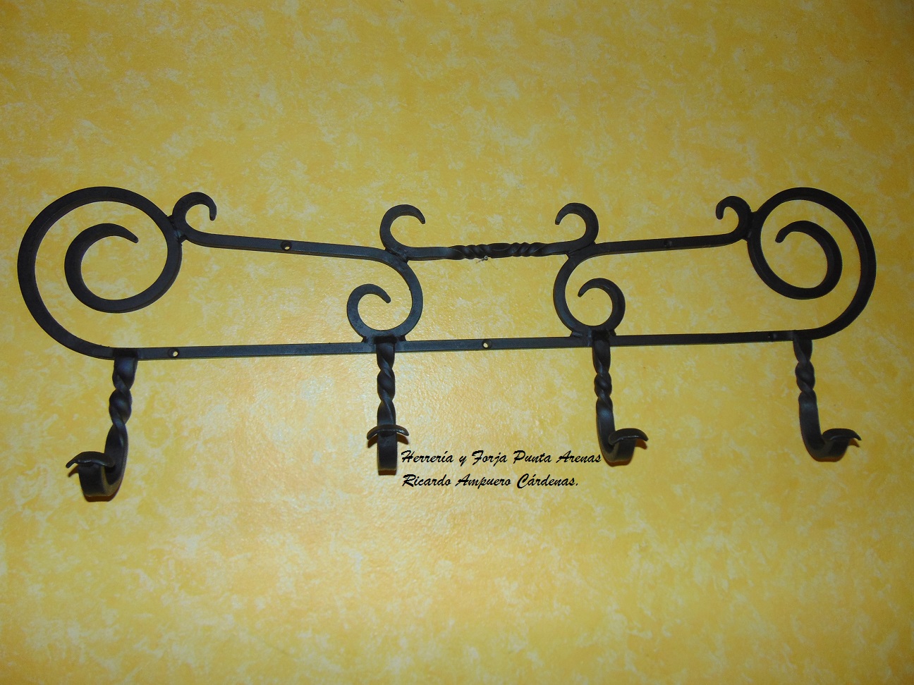 Herreria y Forja Punta Arenas: Percheros