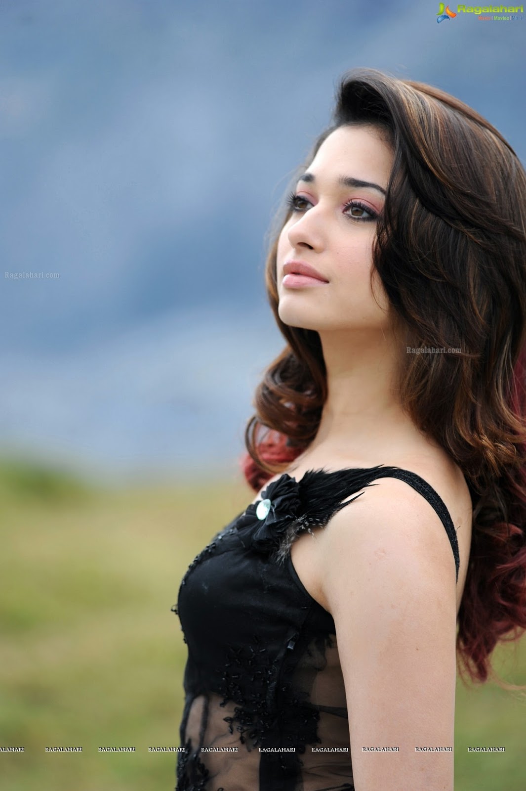 Navel Heroines: Tamanna bhatia cute,hot,wet stills