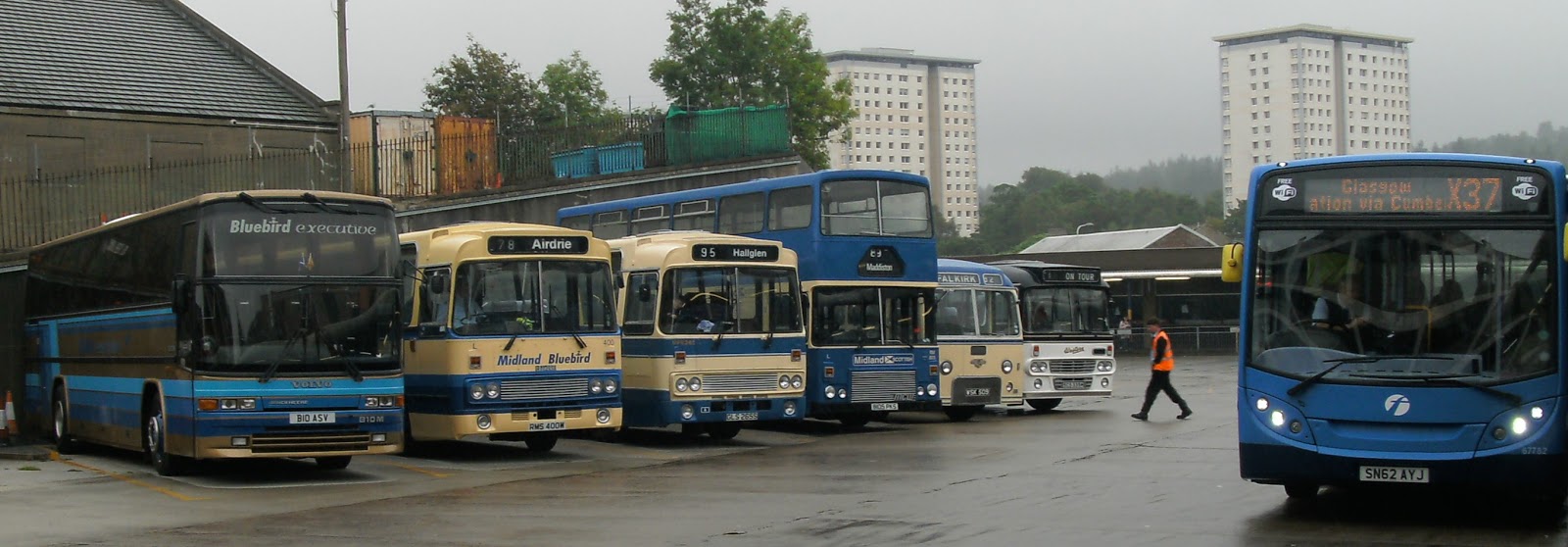 Travel Forth: Vintage Bluebirds mark Falkirk Bus station closure