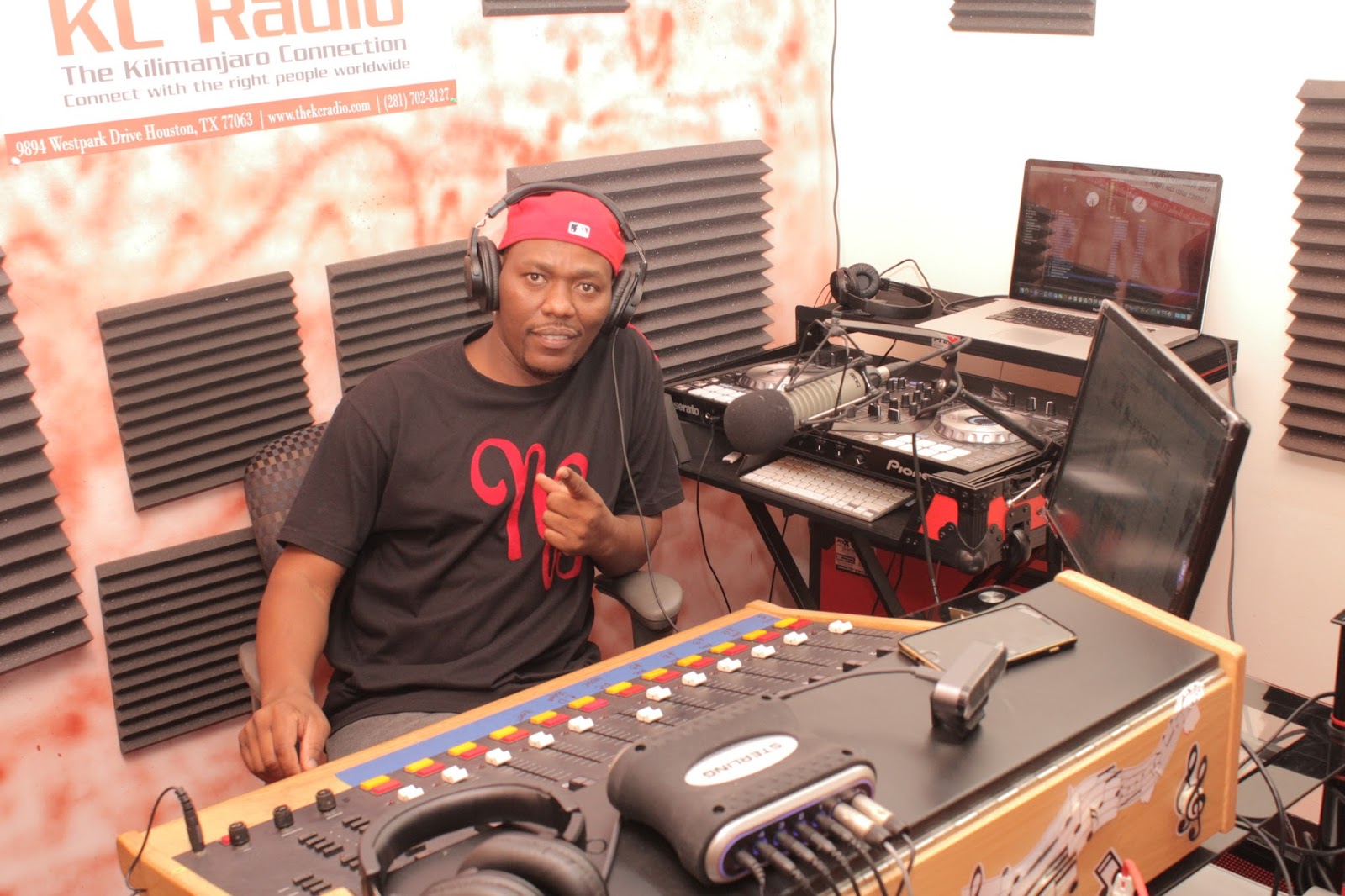 MlongoKihoma: DJ LUKE JOE ATINGA NDANI YA KC RADIO HOUSTON