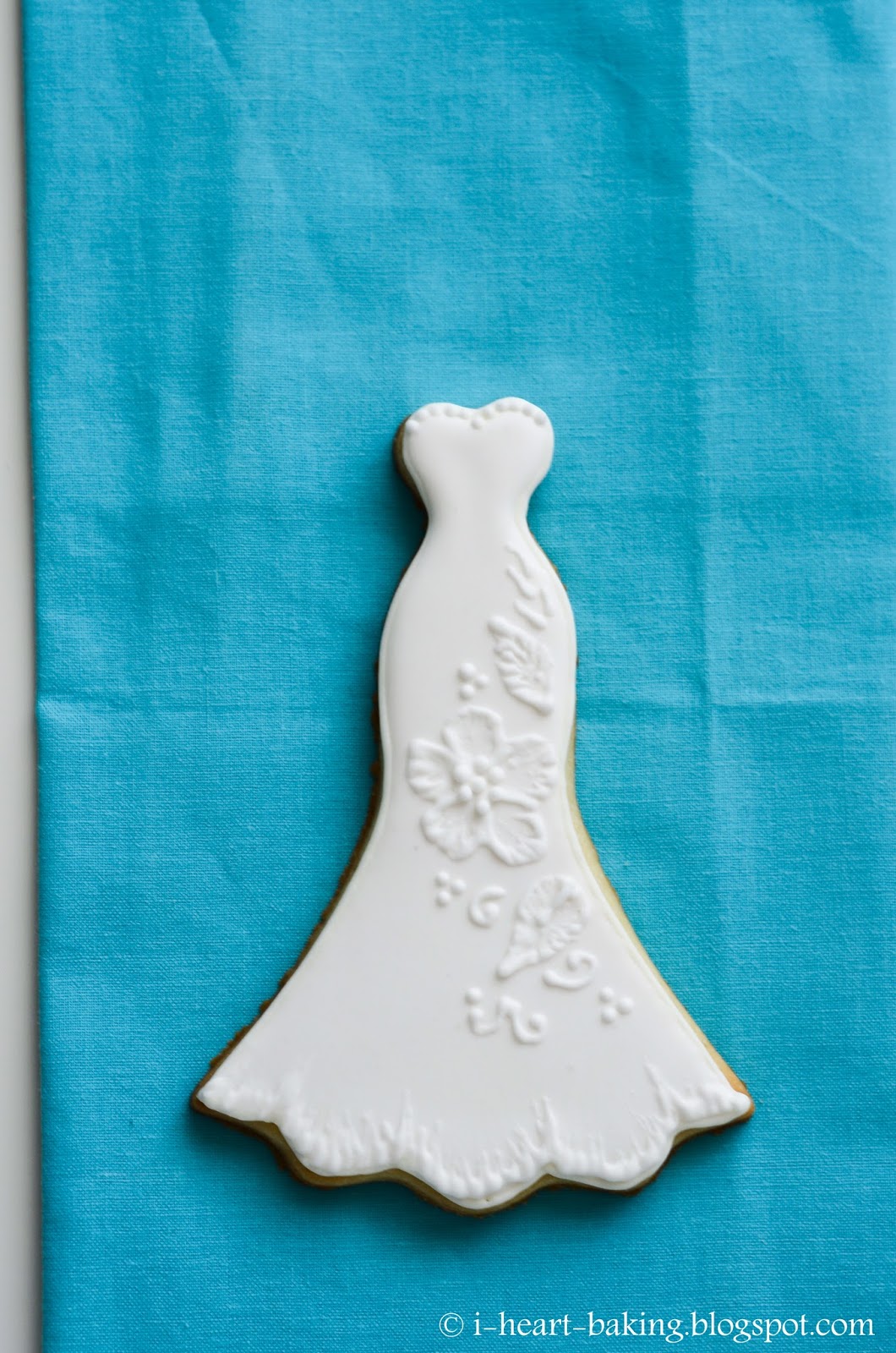 i heart baking!: wedding dress cookies with brush embroidery lace
