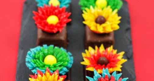 Project Denneler: Fancy That…. Fruit Roll Up Flowers