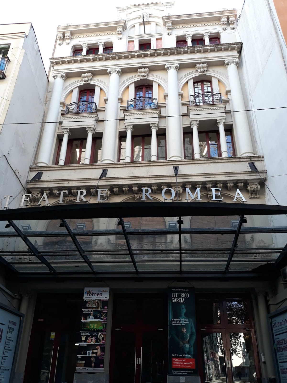 TRESORS a BARCELONA: El Teatro Romea y Margarita Xirgu