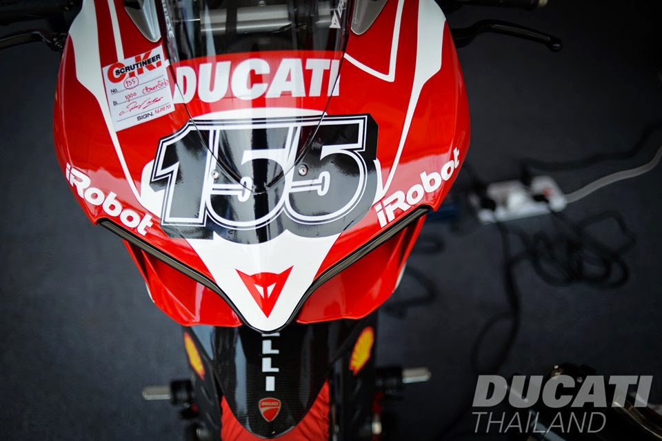 เก็บตกภาพบรรยากาศ การแข่งขันสนามแรกของปี 2014 ในรุ่น R2M Superbikes ...