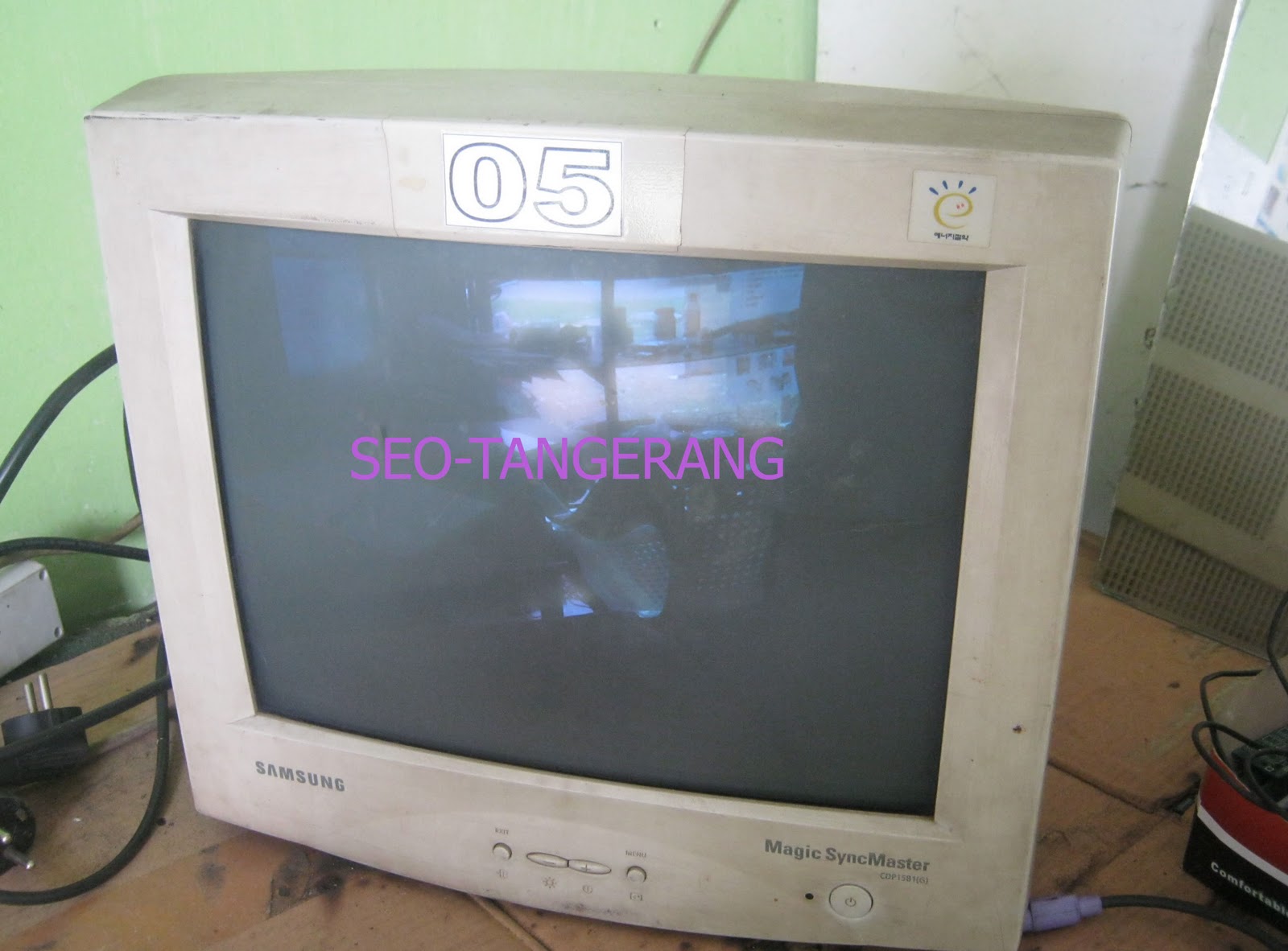 Service Elektronik Online: Service Komputer, Monitor Tabung, Dan LCD