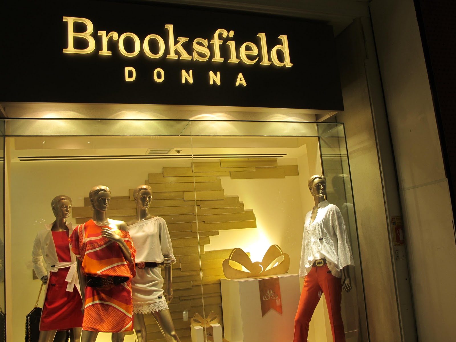 Ivy Lipsky: BROOKSFIELD DONNA