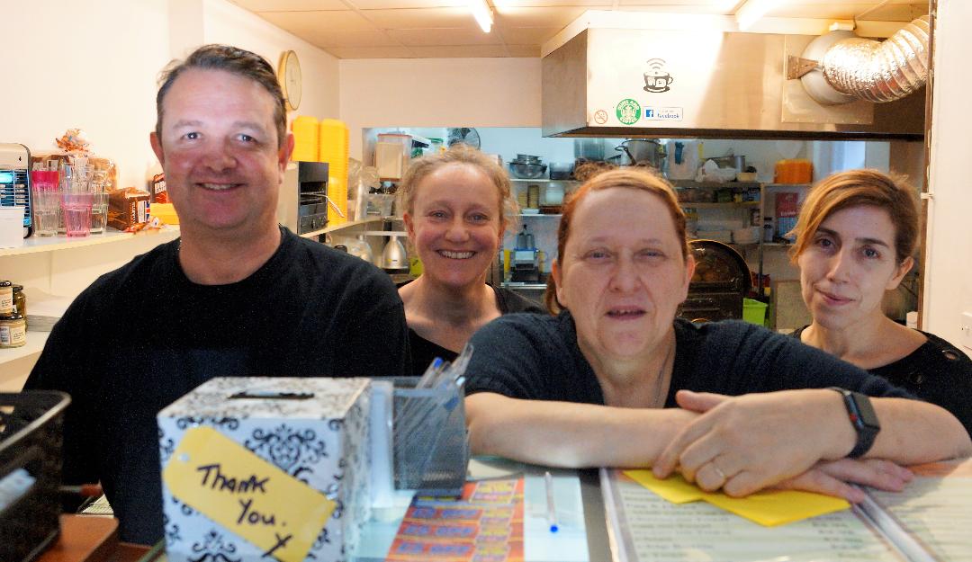 Nigel Fisher's Brigg Blog: CANDID CAMERA OF PEOPLE-WATCHING ONE BREEZY ...