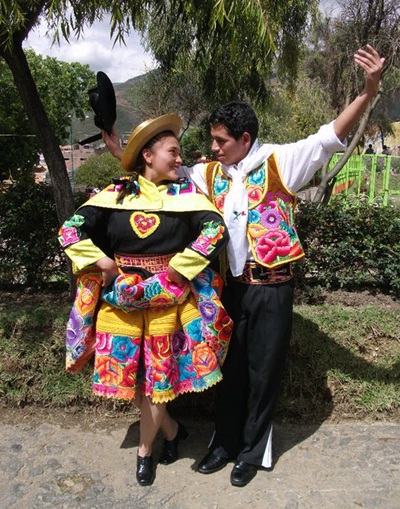 "Group 10 Noticías-Huancayo": El Huaylarsh Wanka para el Mundo