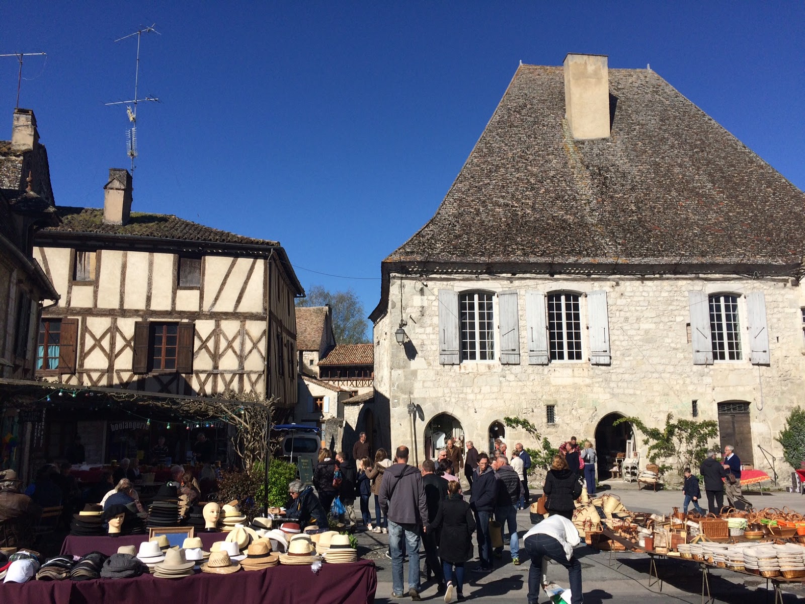 Château Mathias: Issigeac and basket weaving in the Dordogne