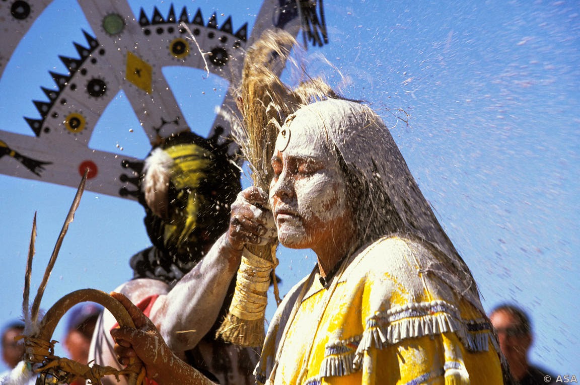 Junto a la Mujer: La ceremonia del amanecer apache, el paso de niña a ...