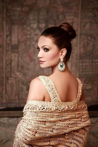 Aamina Sheikh Pakistani Fashion Model - Turn In The World