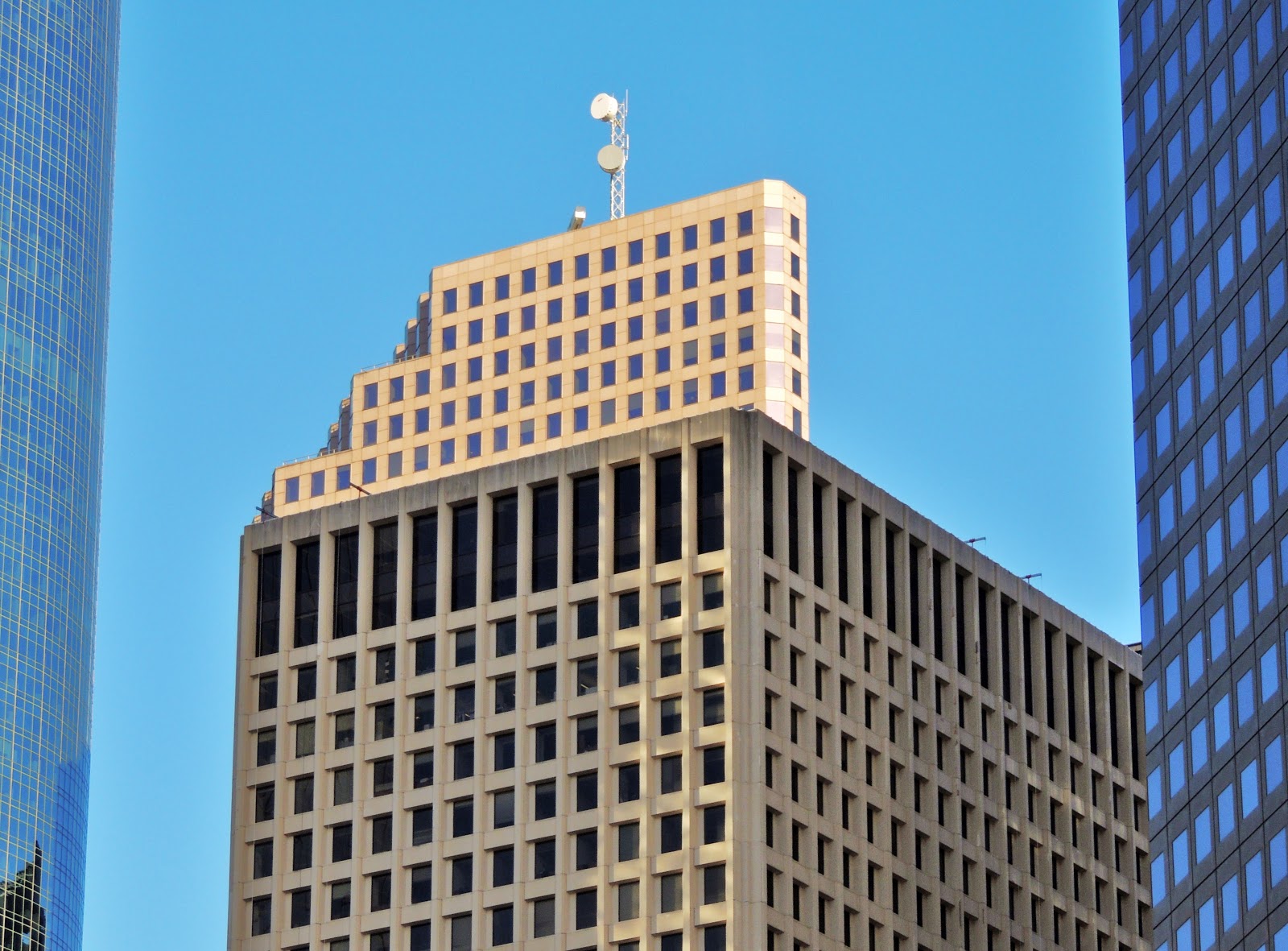 Houston in Pics: Houston Skyscrapers in Pairs