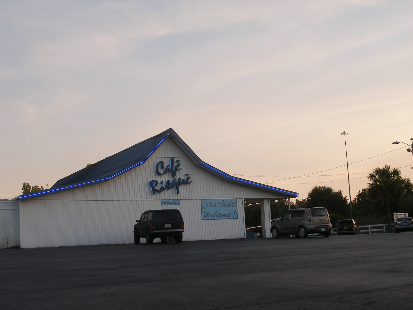 JSH's Visual Slushpile: Cafe Risque