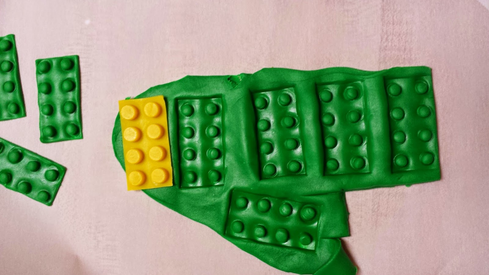 Cake Blog: Lego Cake Tutorial