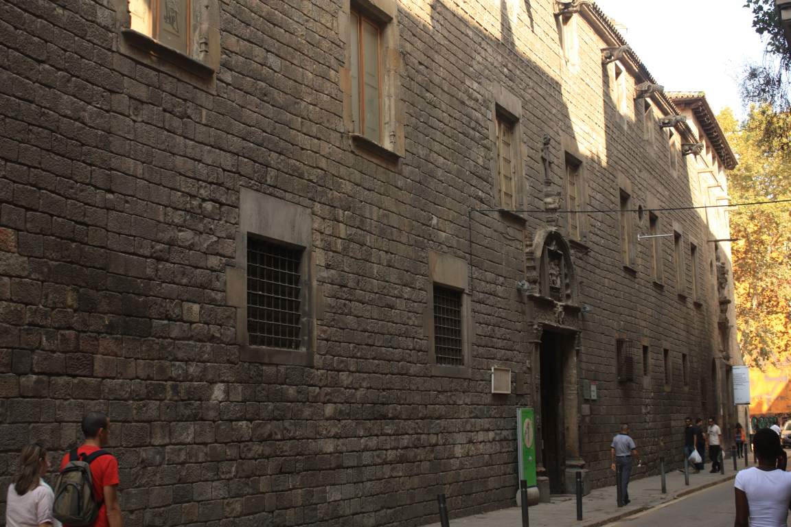 BARCELONA MEDIEVAL: EL RAVAL ~ Beautiful places of Barcelona and Catalonia